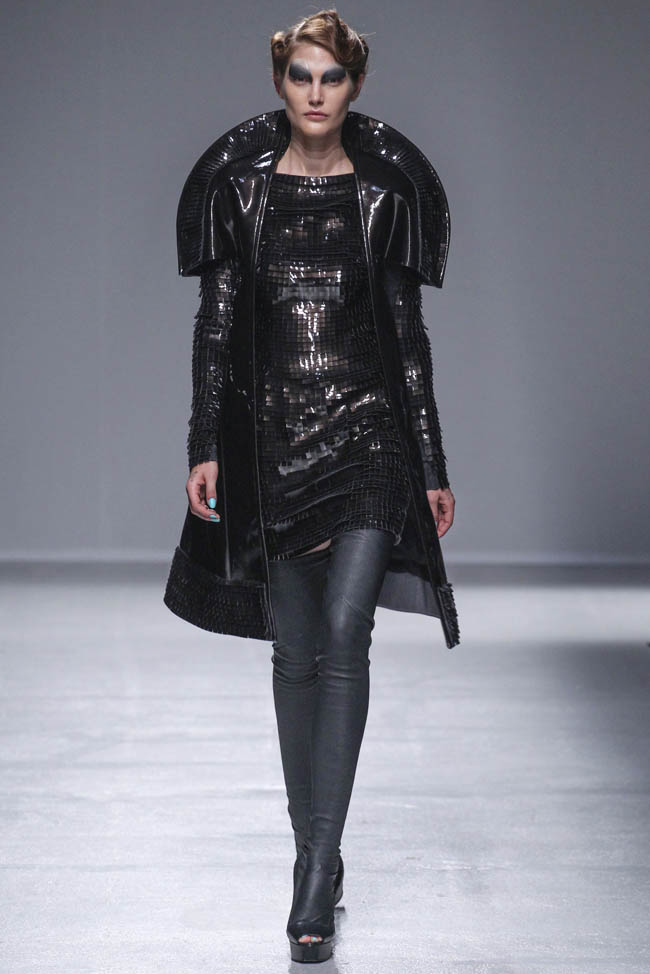 Gareth Pugh Spring/Summer 2014 | Paris Fashion Week Gareth Pugh Spring/Summer 2014 | Paris Fashion Week